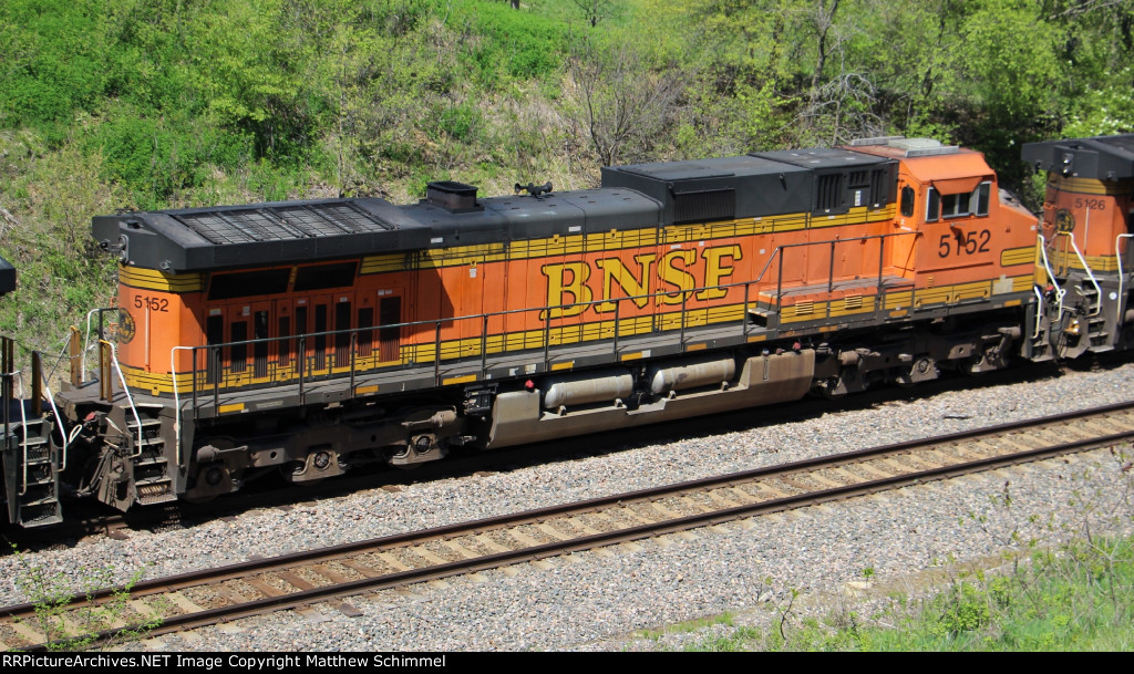 BNSF 5152